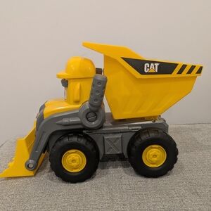 Cat | Toys | New Cat Motorized Construction Truck Junior Crew Tipper ...